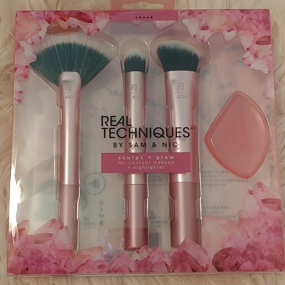 Real Techniques | Makeup | Sale Firm Nwt Real Technique By Sam Nic ...